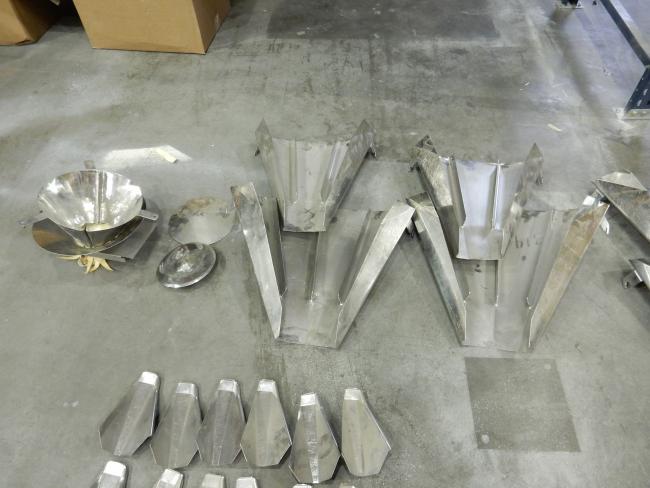 Used Yamato ADW-314 SD Weigh Buckets, Feed Buckets, Vibratory Pans, and ...