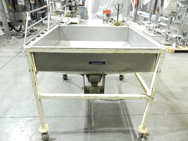 Used Hopper with Vibratory Feeder - High Performance Packaging
