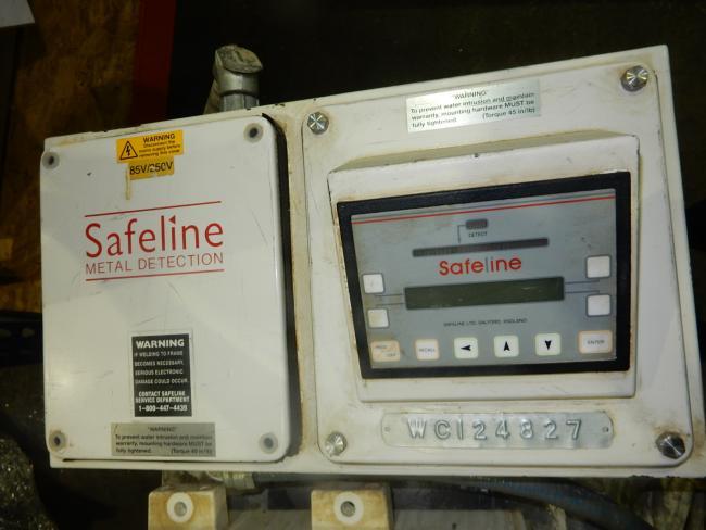 Used Safeline SL2000 Metal Detector for Product Packaging