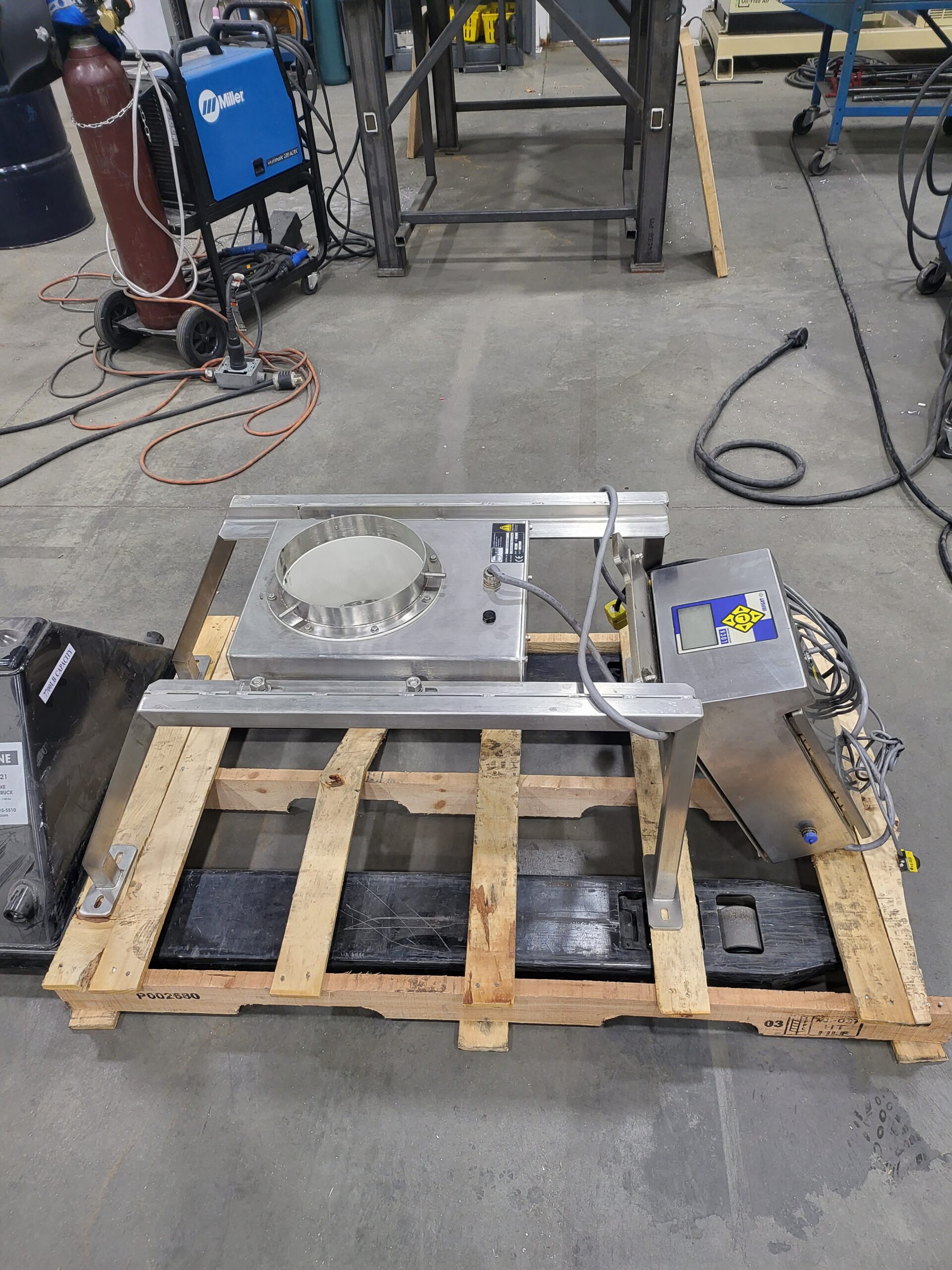 Lock Loma 8" free fall Metal Detector