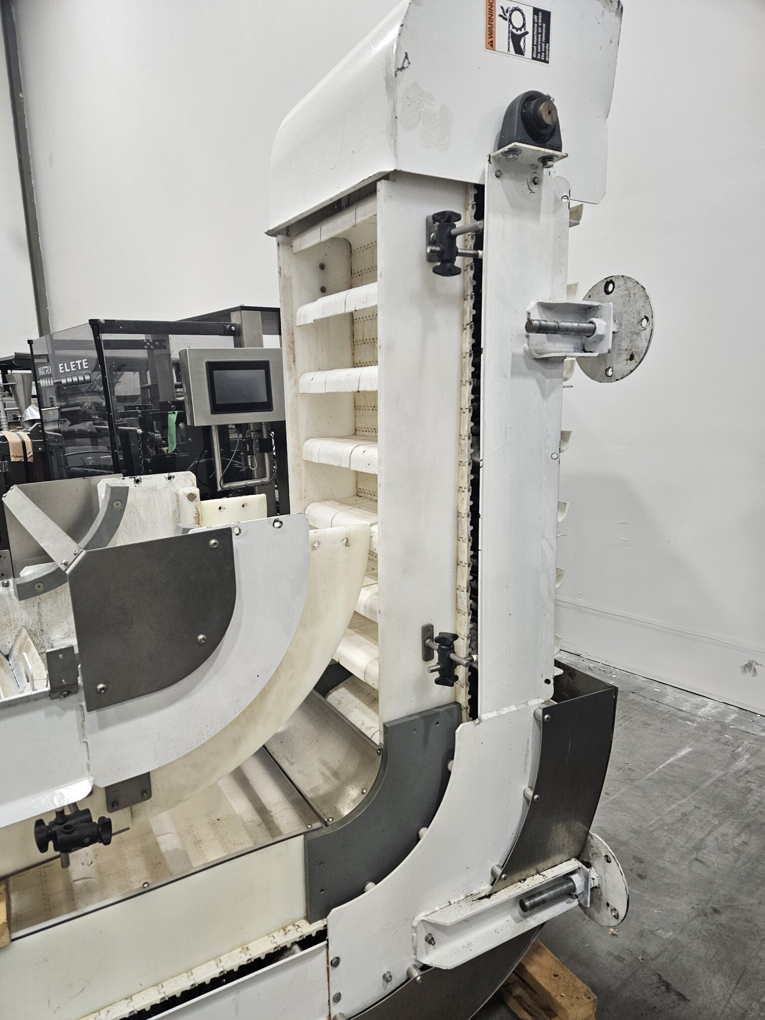 Smalley-Intralox-Z-Elevator Conveyor - High Performance Packaging